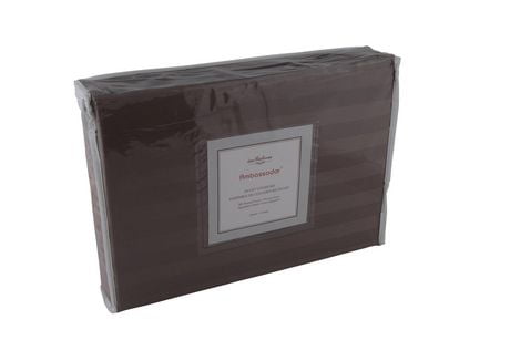 Click here for Ambassador 300 Tc Damask Stripe Duvet Cover Set Br... prices