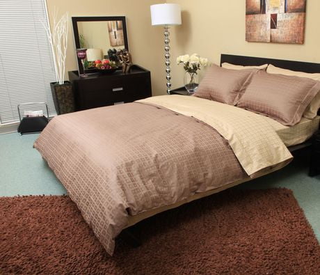 Click here for Ambassador Bliss Duvet Cover Set White Twin prices